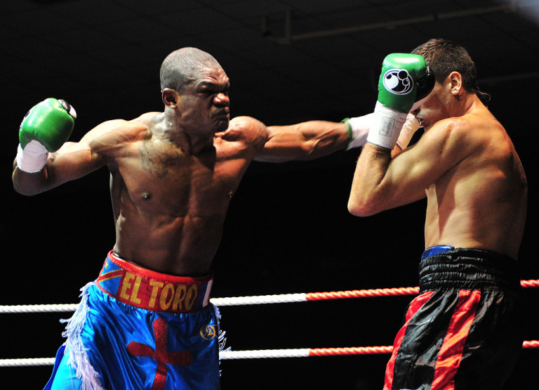 Boxe : Youri Kalenga VS. Yunier Dorticos, qui l'emportera