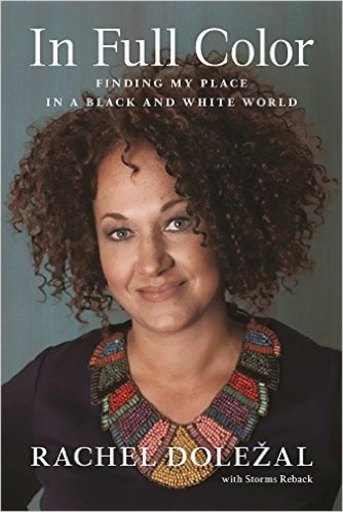 Rachel Dolezal, qui s'était faite passer pour noire, vivrait dans la misère