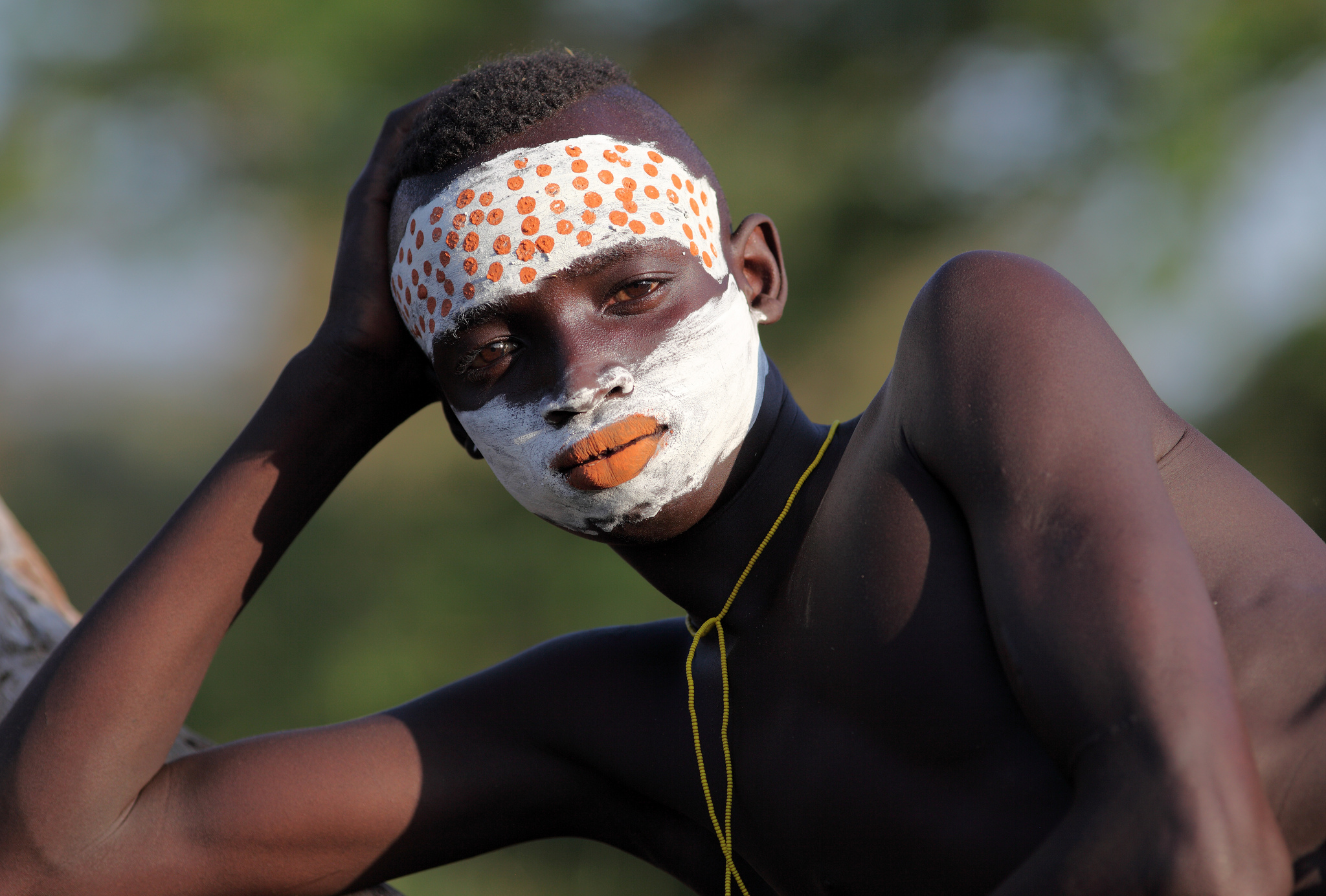 Surma, le groupe ethnique des femmes à plateau d'Ethiopie